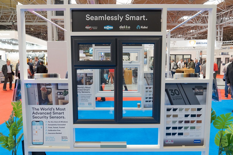 World’s First Fully Seamless Window Launched